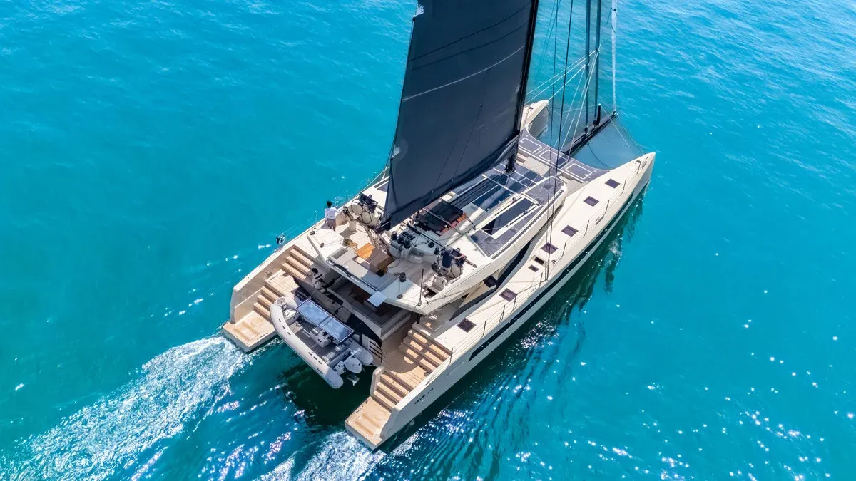 How an Elite Shipyard Brought America's Cup engineering to Cruising ...